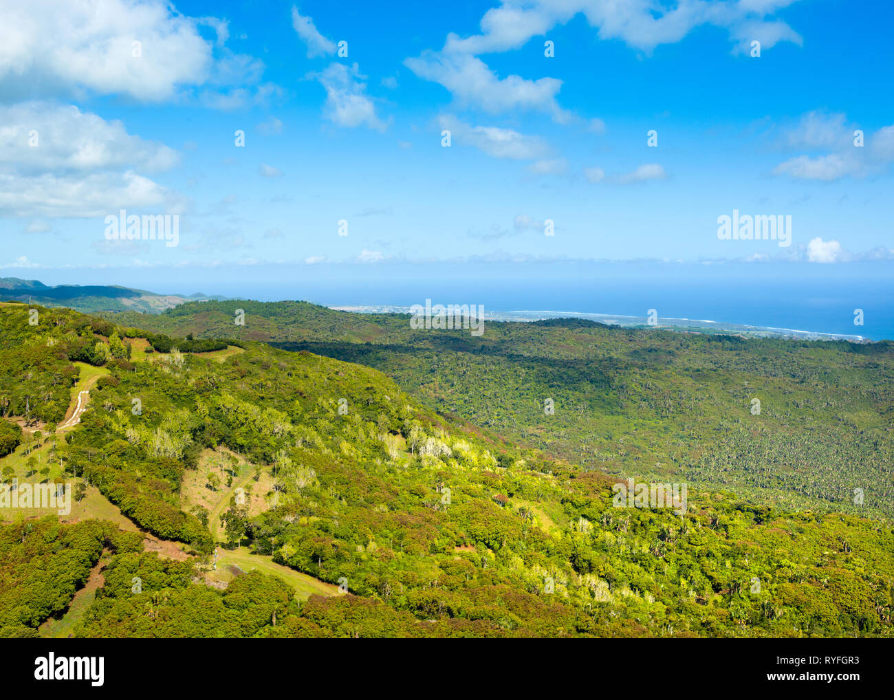 Aerial view of Mauritius island panorama and beautiful blue lagoon ...