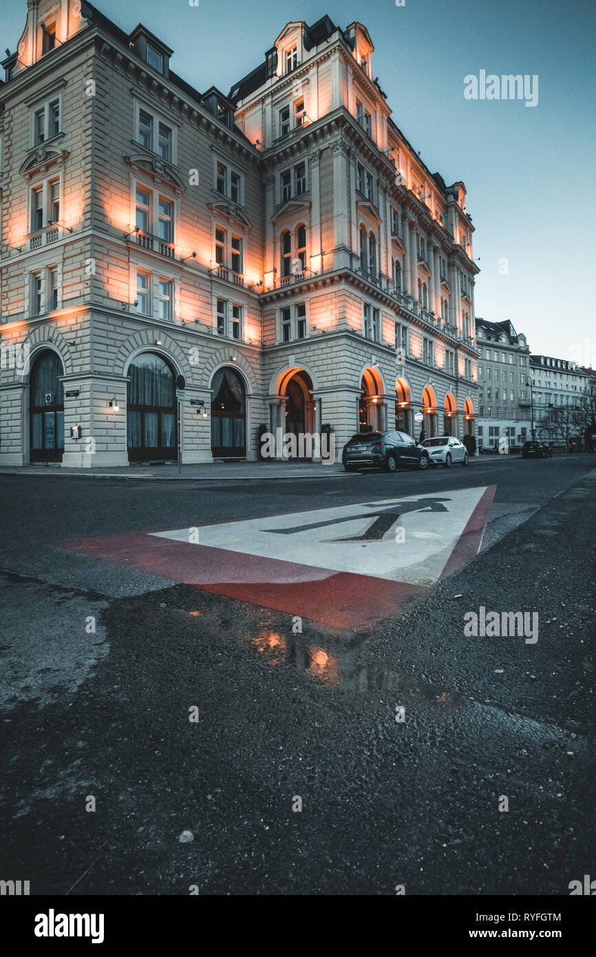 Vienna Street Scene High Resolution Stock Photography and Images - Alamy