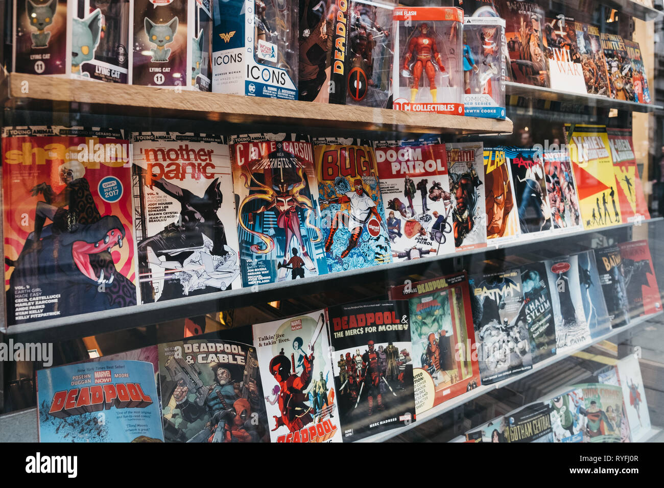 Comics shop hi-res stock photography and images - Alamy