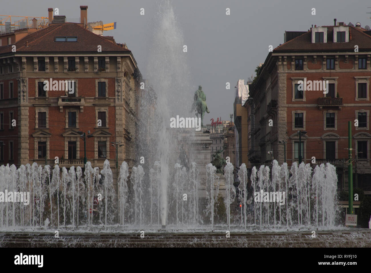 Water fountain milano hi-res stock photography and images - Alamy
