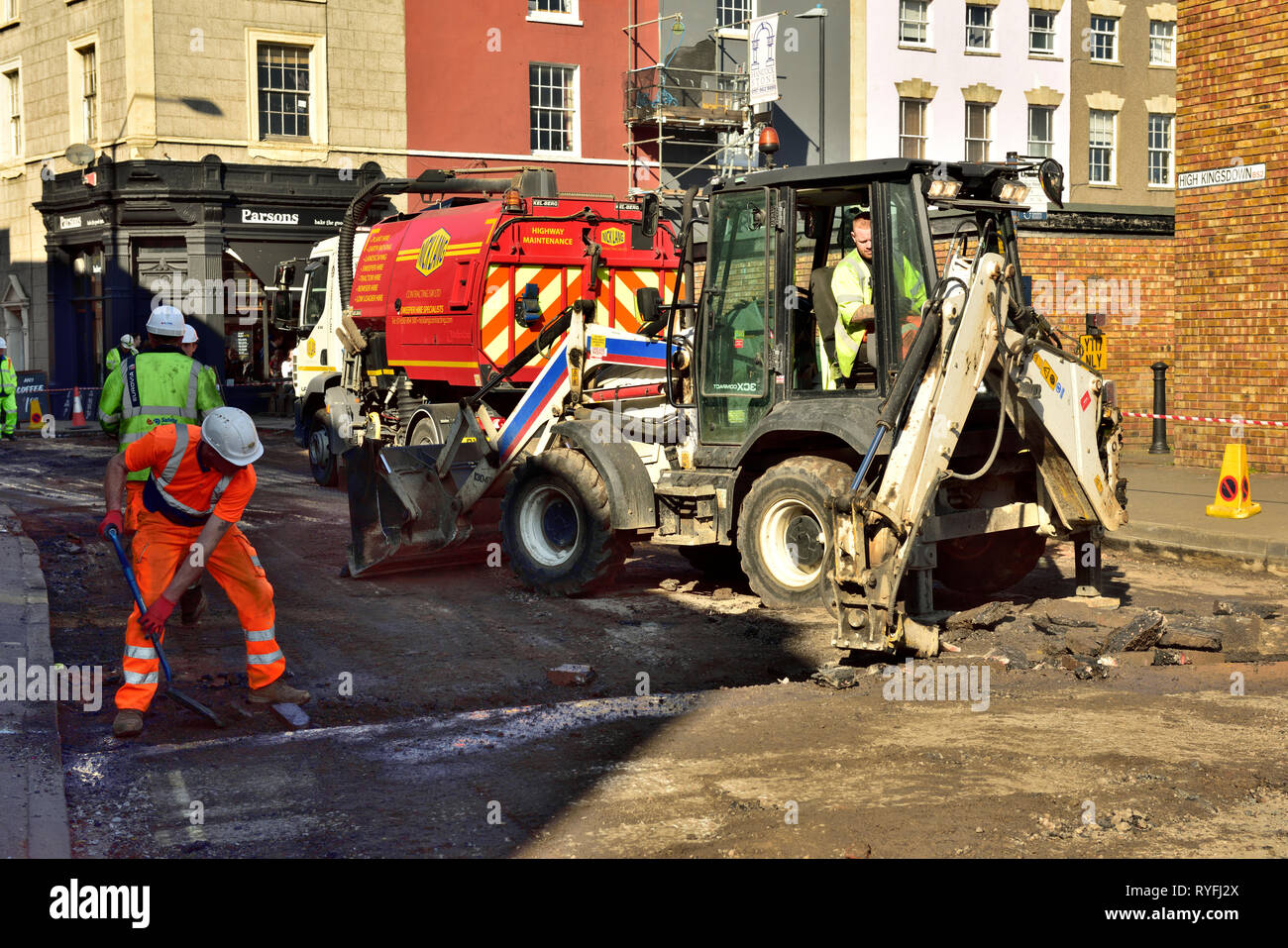 Road resurfacing work uk hi-res stock photography and images - Alamy