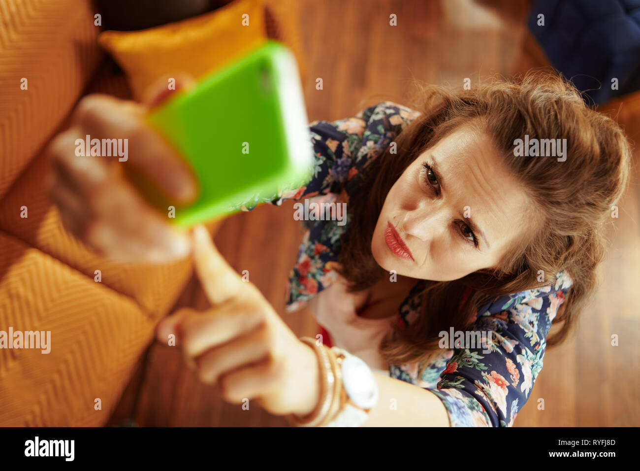 Bad wifi signal hi-res stock photography and images - Alamy