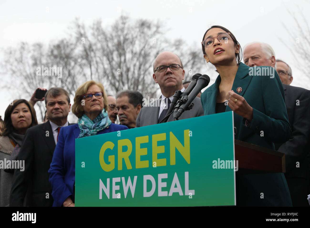 Alexandria ocasio cortez 2019 hi-res stock photography and images - Alamy