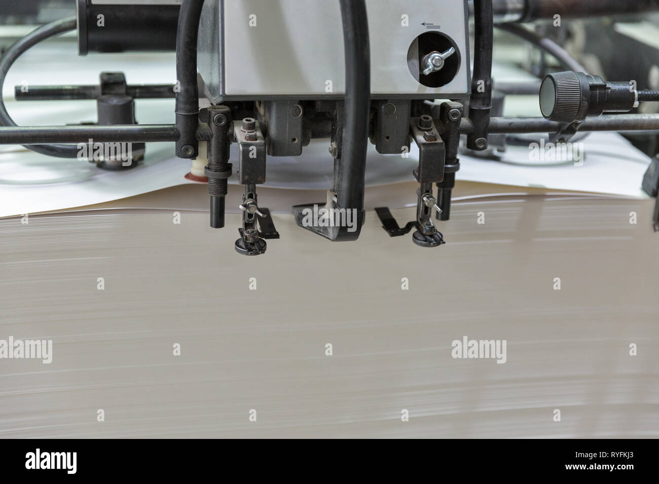 Old paper cutting machine hi-res stock photography and images - Alamy