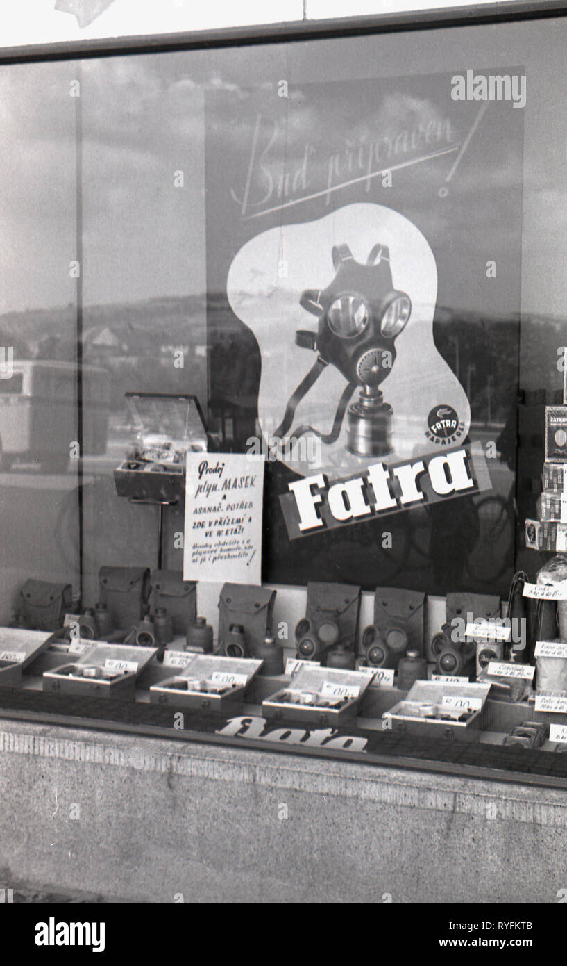 1930s shop window hi-res stock photography and images - Alamy