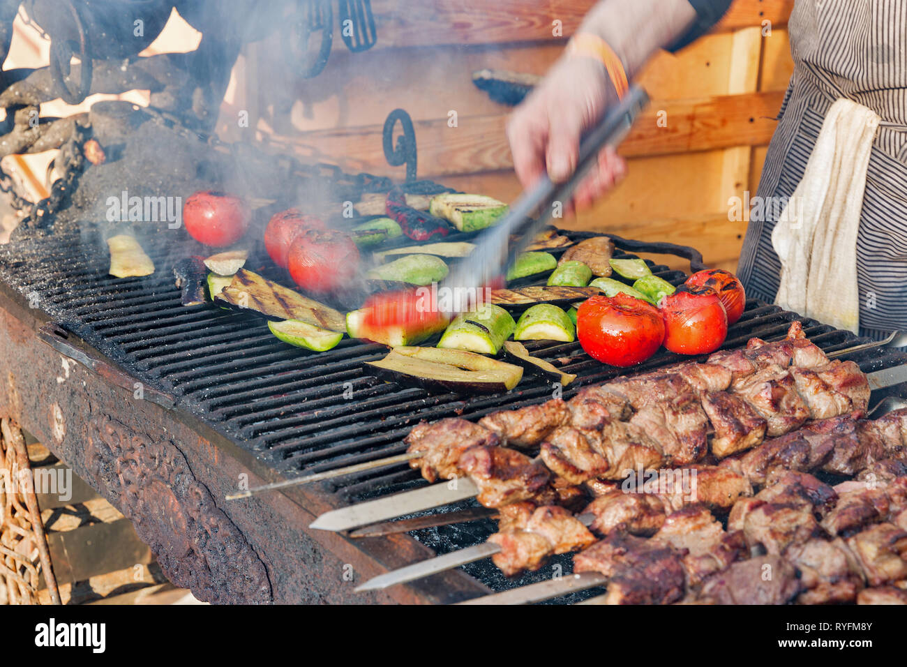 Cooking street food on hi-res stock photography and images - Alamy