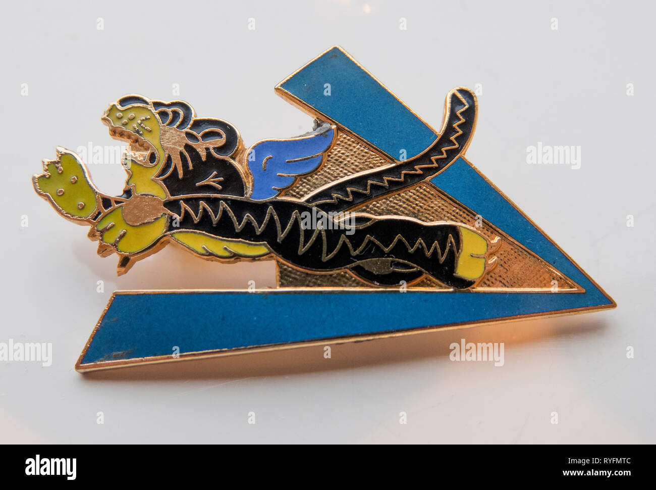 Running lion badge hi-res stock photography and images - Alamy