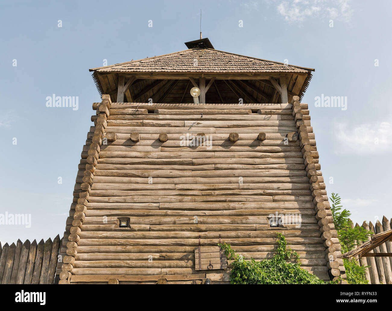 Stockade fence hi-res stock photography and images - Alamy