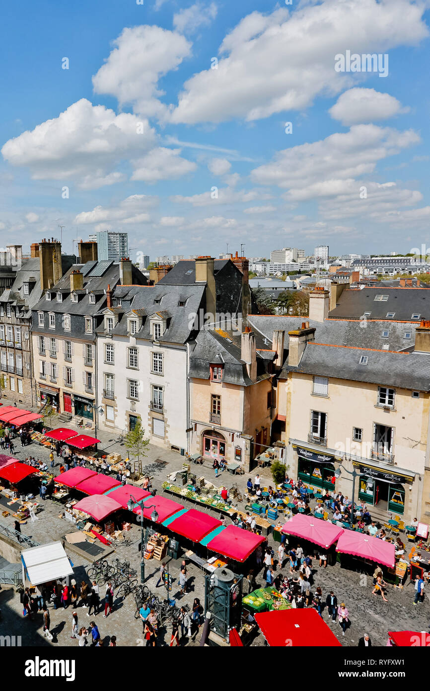 Market place des lices square hi-res stock photography and images - Alamy