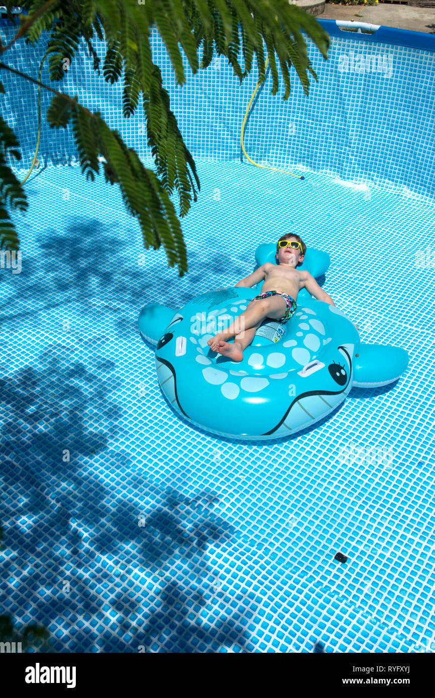 Child taking picture lying down hi-res stock photography and images - Alamy