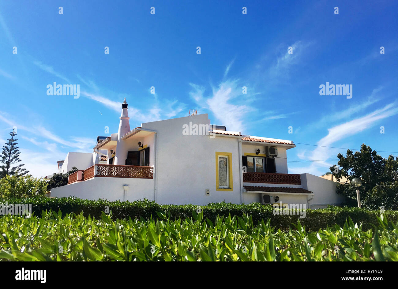 Traditional portuguese house hi-res stock photography and images - Alamy