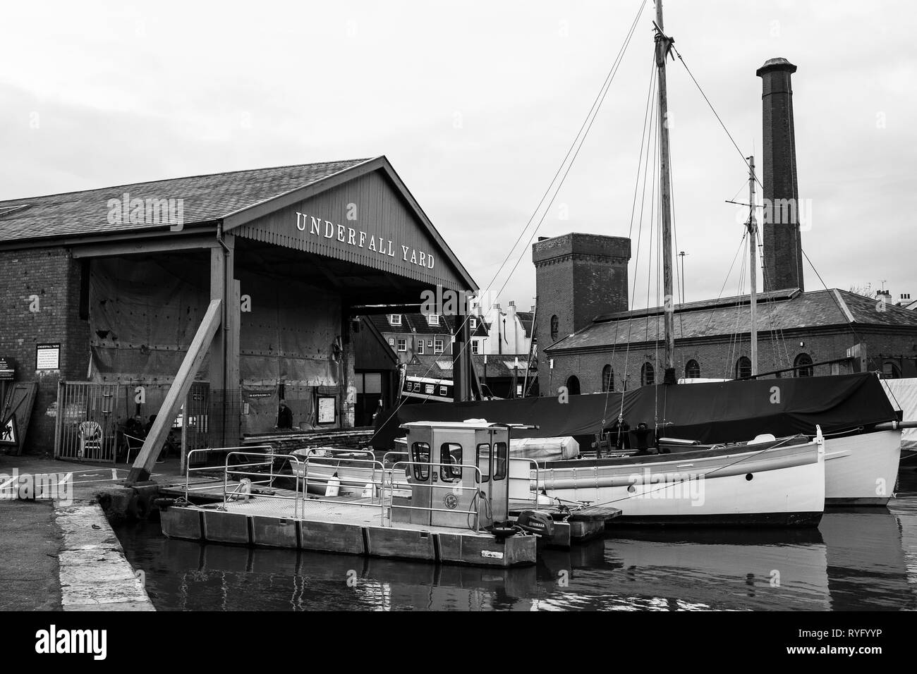 Working boatyard hi-res stock photography and images - Alamy