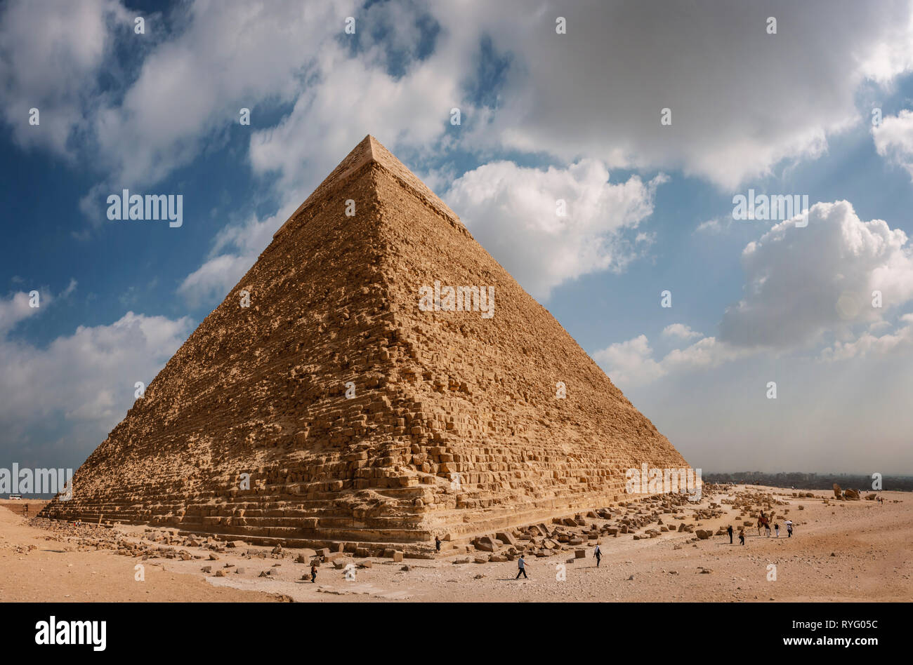KAIRO, EGYPT; OCTOBER 29, 2008. Tourists walking around the great ...