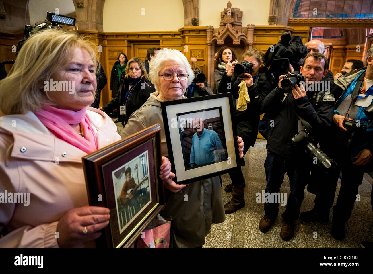 Father alex nash hi-res stock photography and images - Alamy