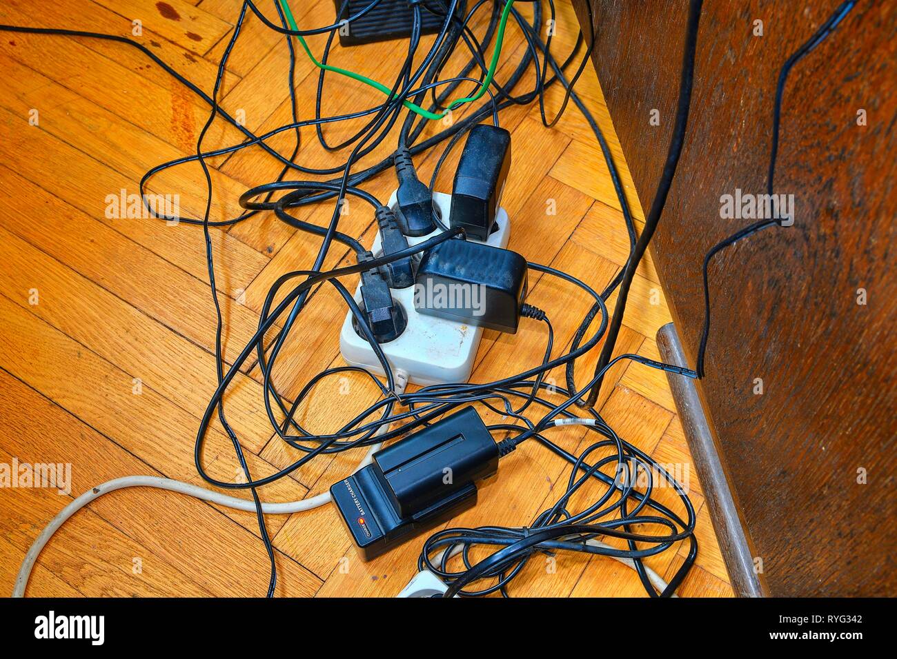 Tangled wires home hi-res stock photography and images - Alamy