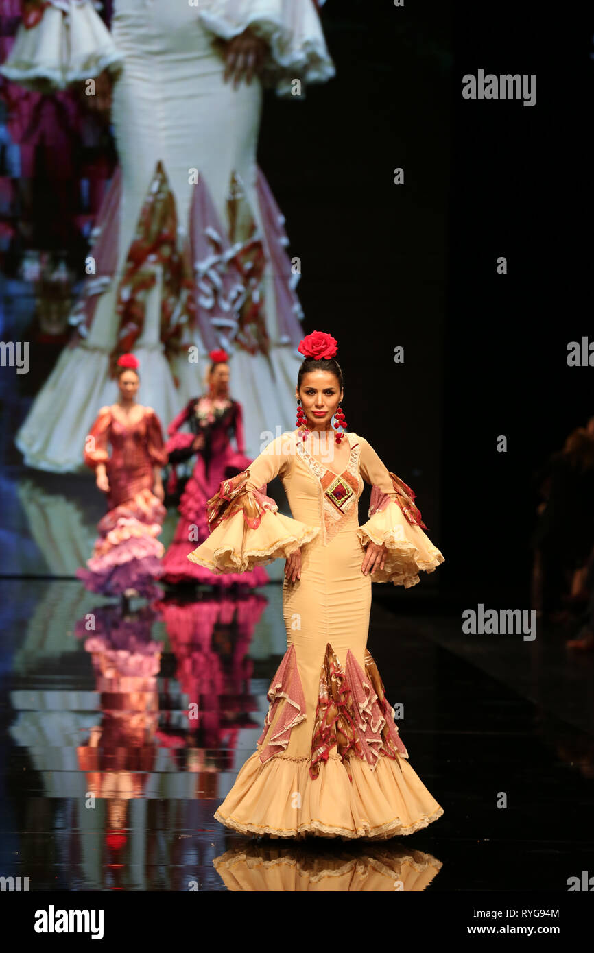 Model on the catwalk Stock Photo - Alamy