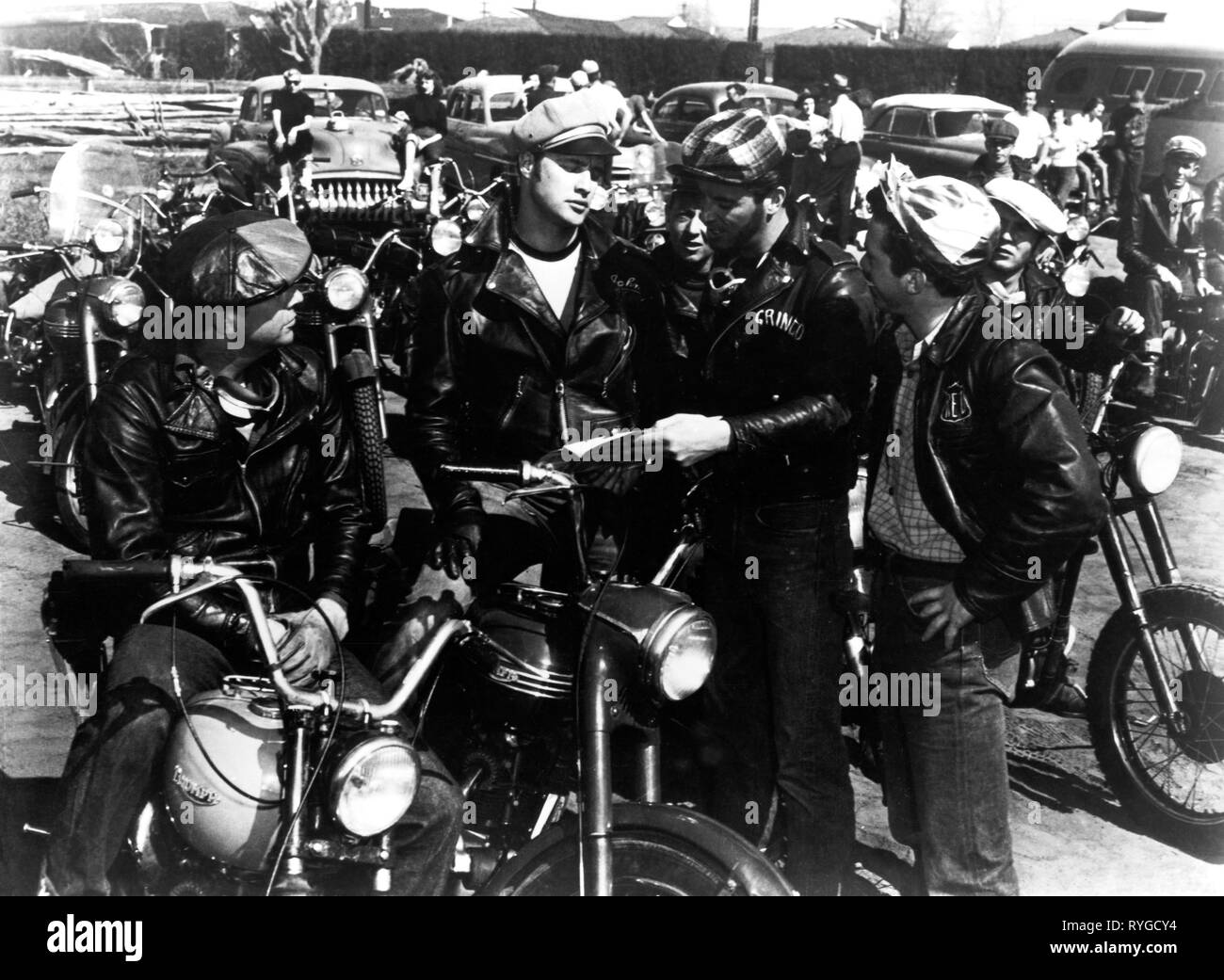 Marlon brando the wild one hi-res stock photography and images - Alamy