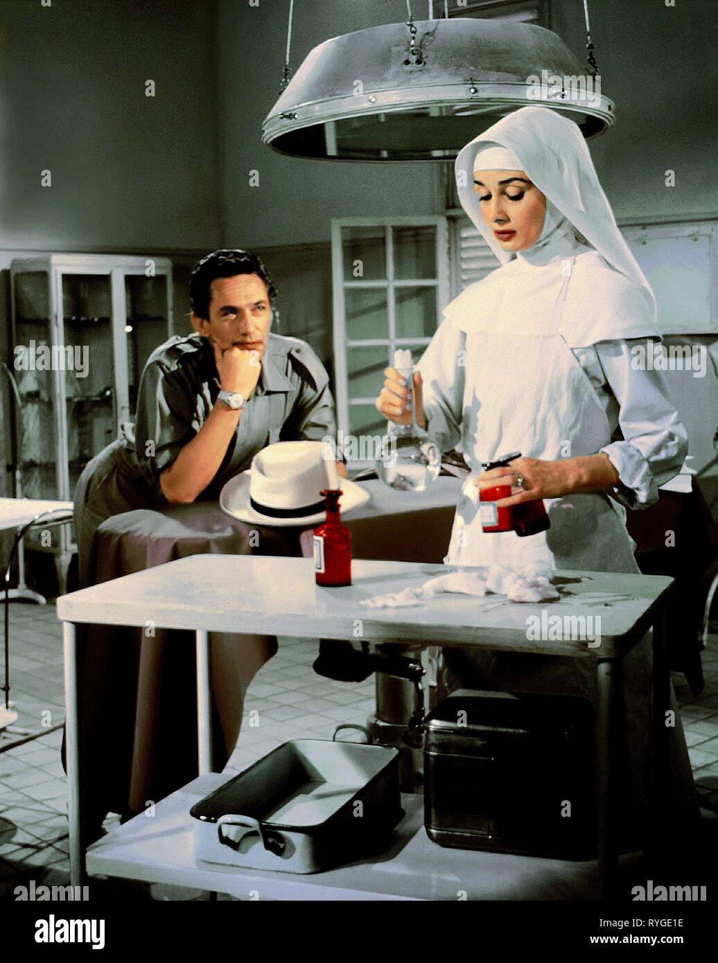 PETER FINCH, AUDREY HEPBURN, THE NUN'S STORY, 1959 Stock Photo - Alamy