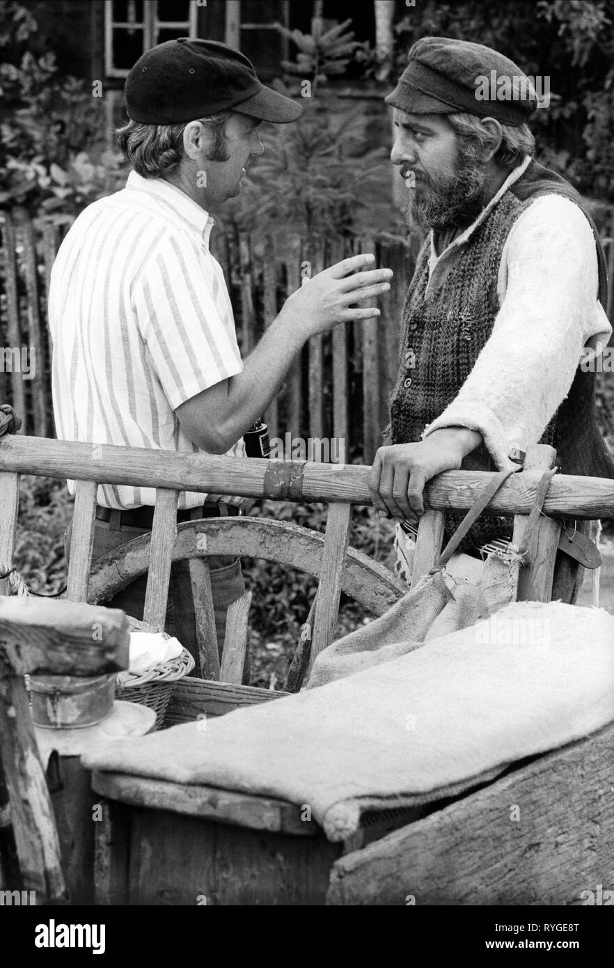 NORMAN JEWISON, CHAIM TOPOL, FIDDLER ON THE ROOF, 1971 Stock Photo - Alamy
