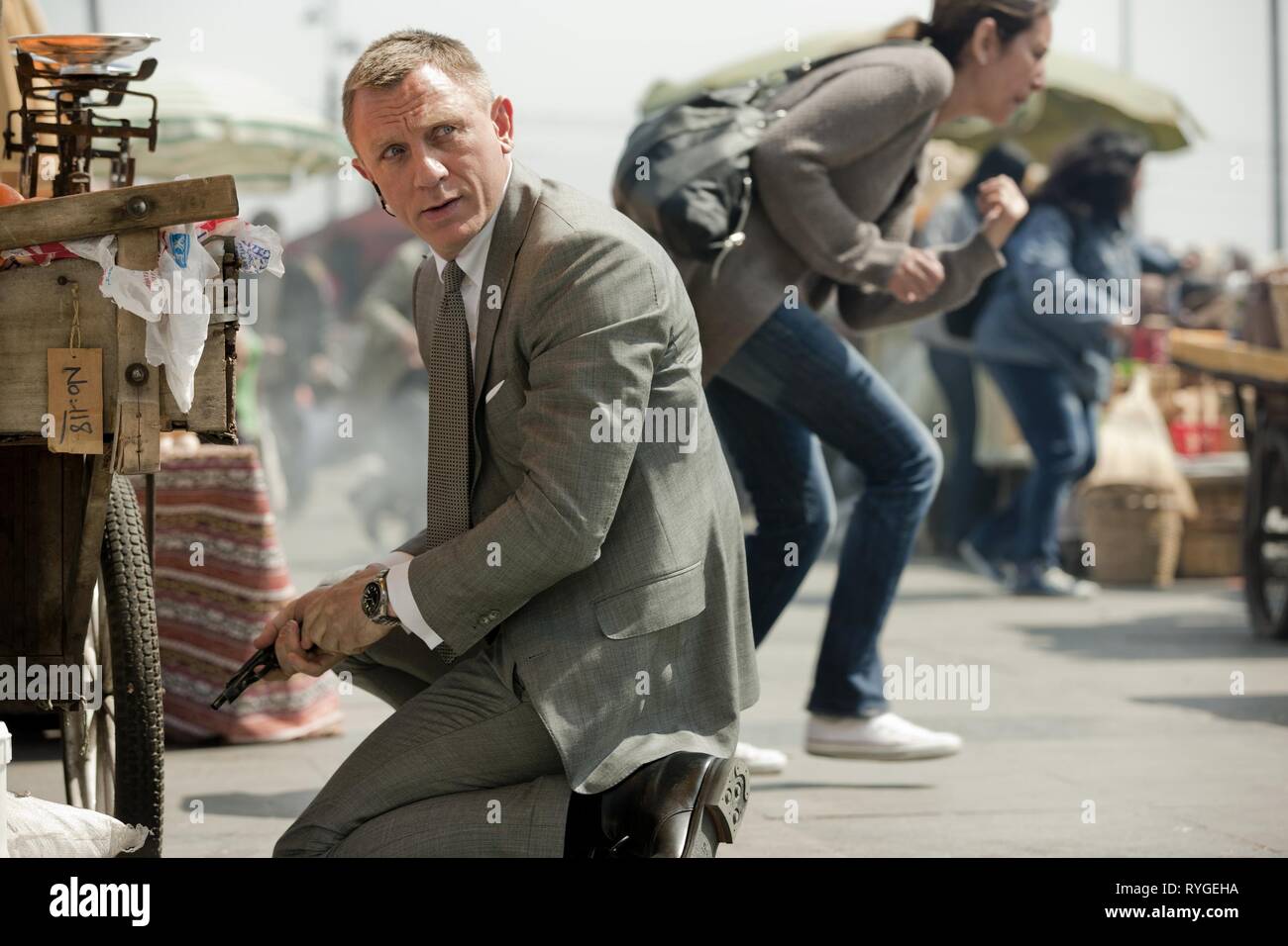 Daniel Craig Skyfall Pictures High Resolution Stock Photography and ...