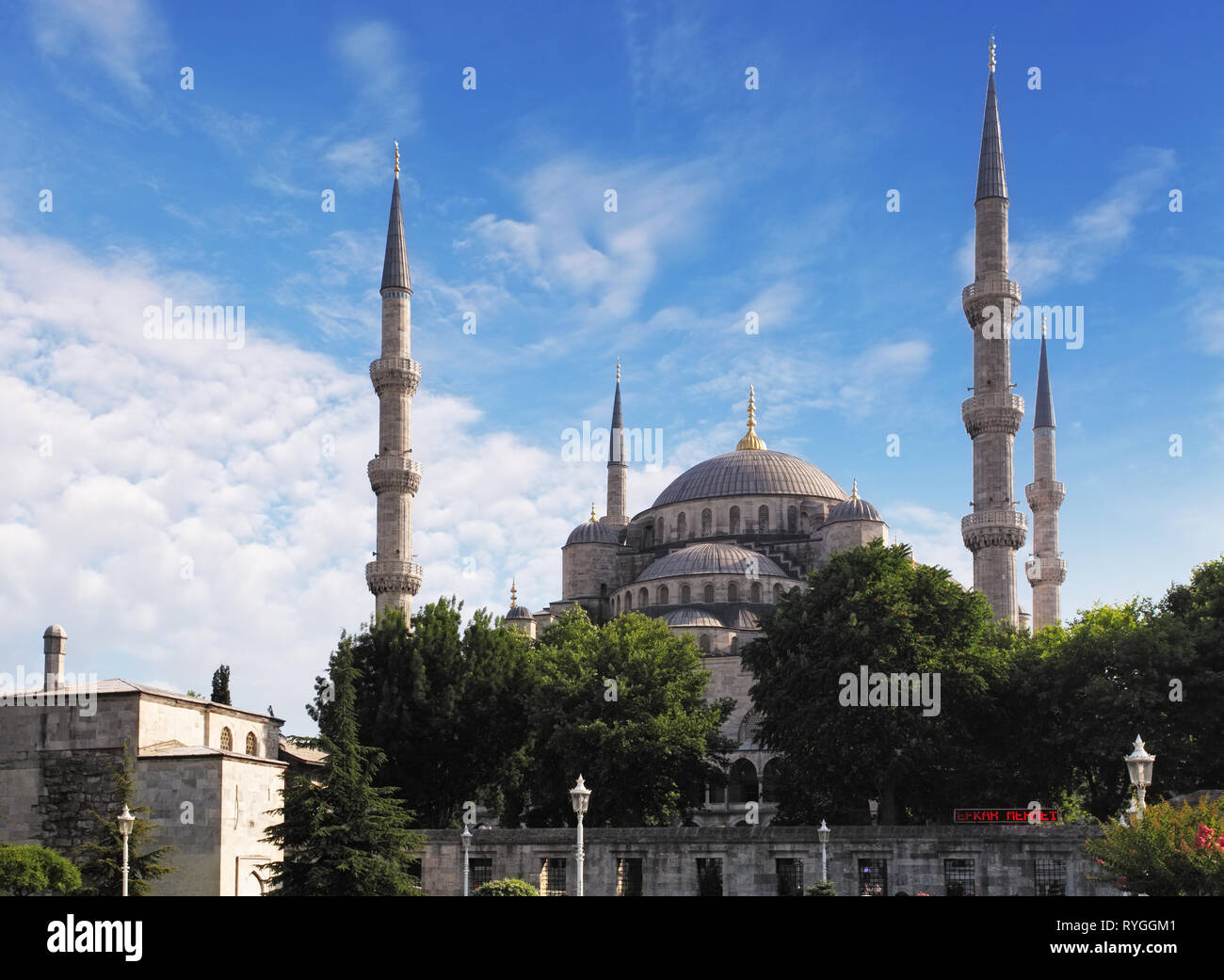 Blue mosque in Istanbul, Turkey at sunset Stock Photo - Alamy