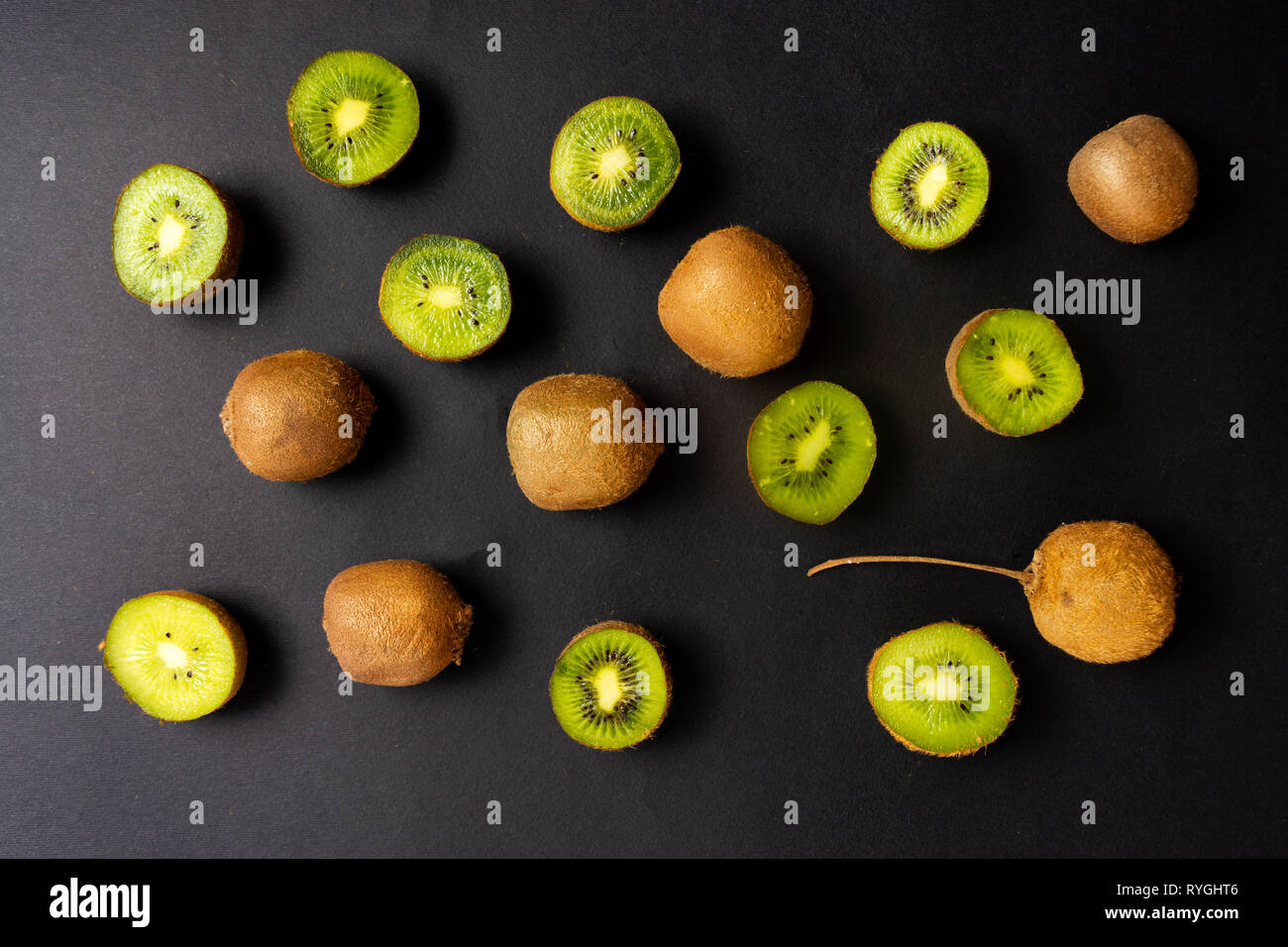 Kiwi top view hi-res stock photography and images - Alamy