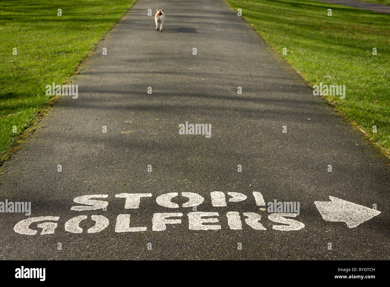 Golf course warning sign hi-res stock photography and images - Alamy