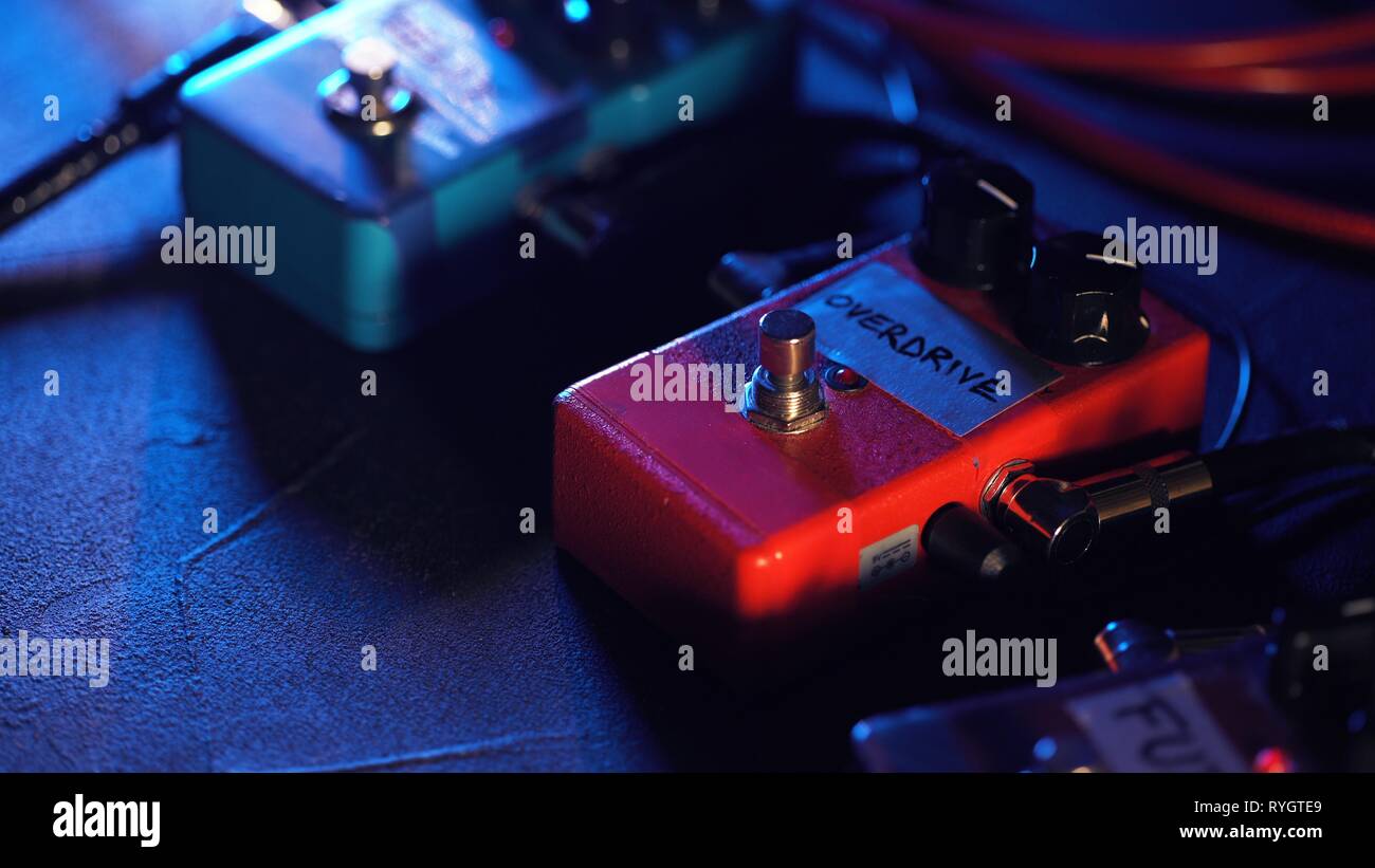 Loop amplifier hi-res stock photography and images - Alamy