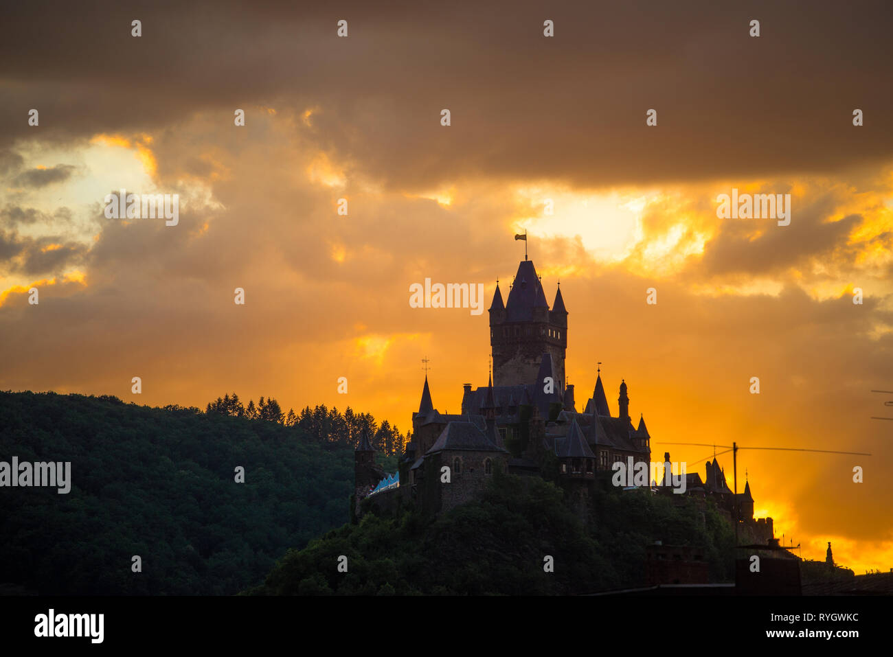 Castle burg cochem hi-res stock photography and images - Alamy