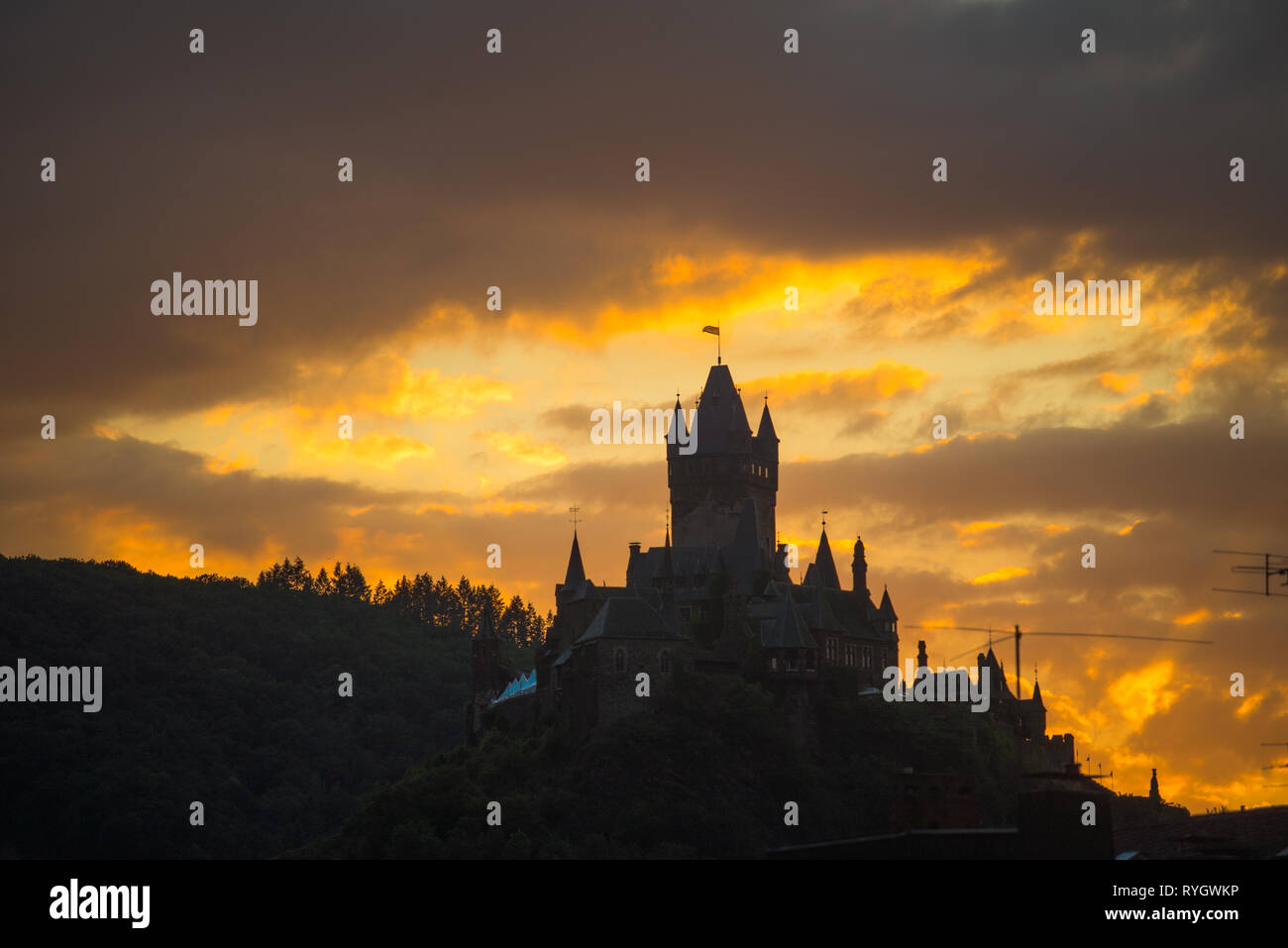 Sunsets Over German Castles Wallpaper Forest, The Sun, Sunset, Castle,