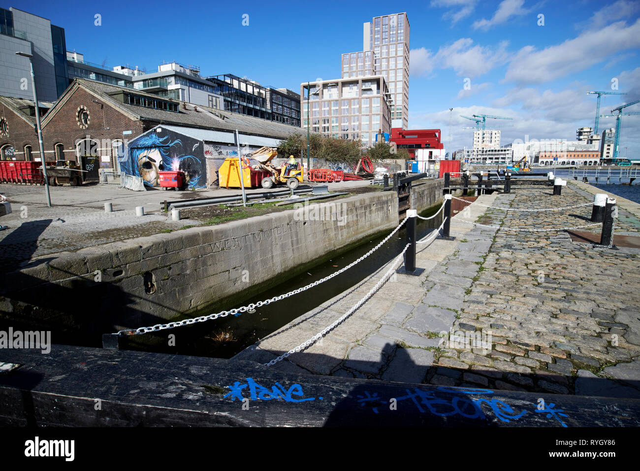 Old lock system canal hi-res stock photography and images - Alamy