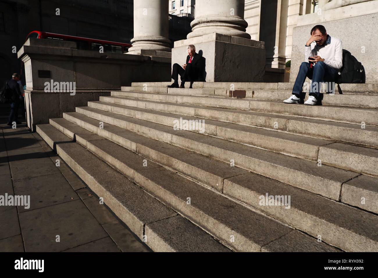 City of london office workers hi-res stock photography and images - Alamy