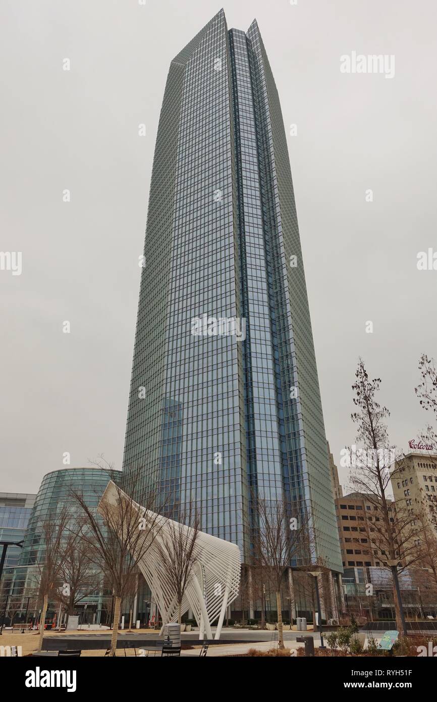 OKLAHOMA CITY, OK -2 MAR 2019- View of the Devon Energy Center (Devon ...