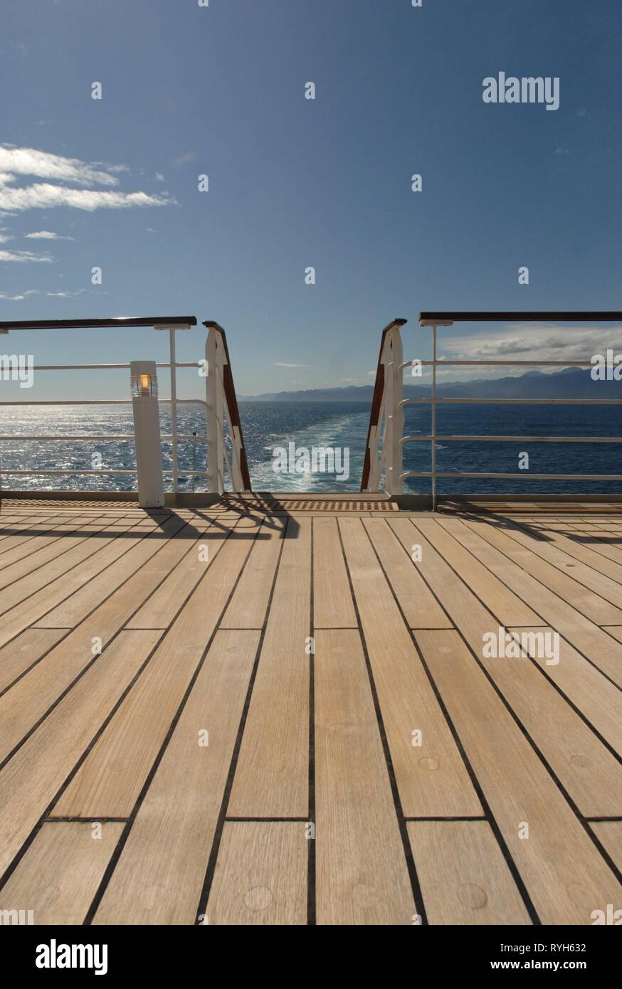 Ships deck hi-res stock photography and images - Alamy