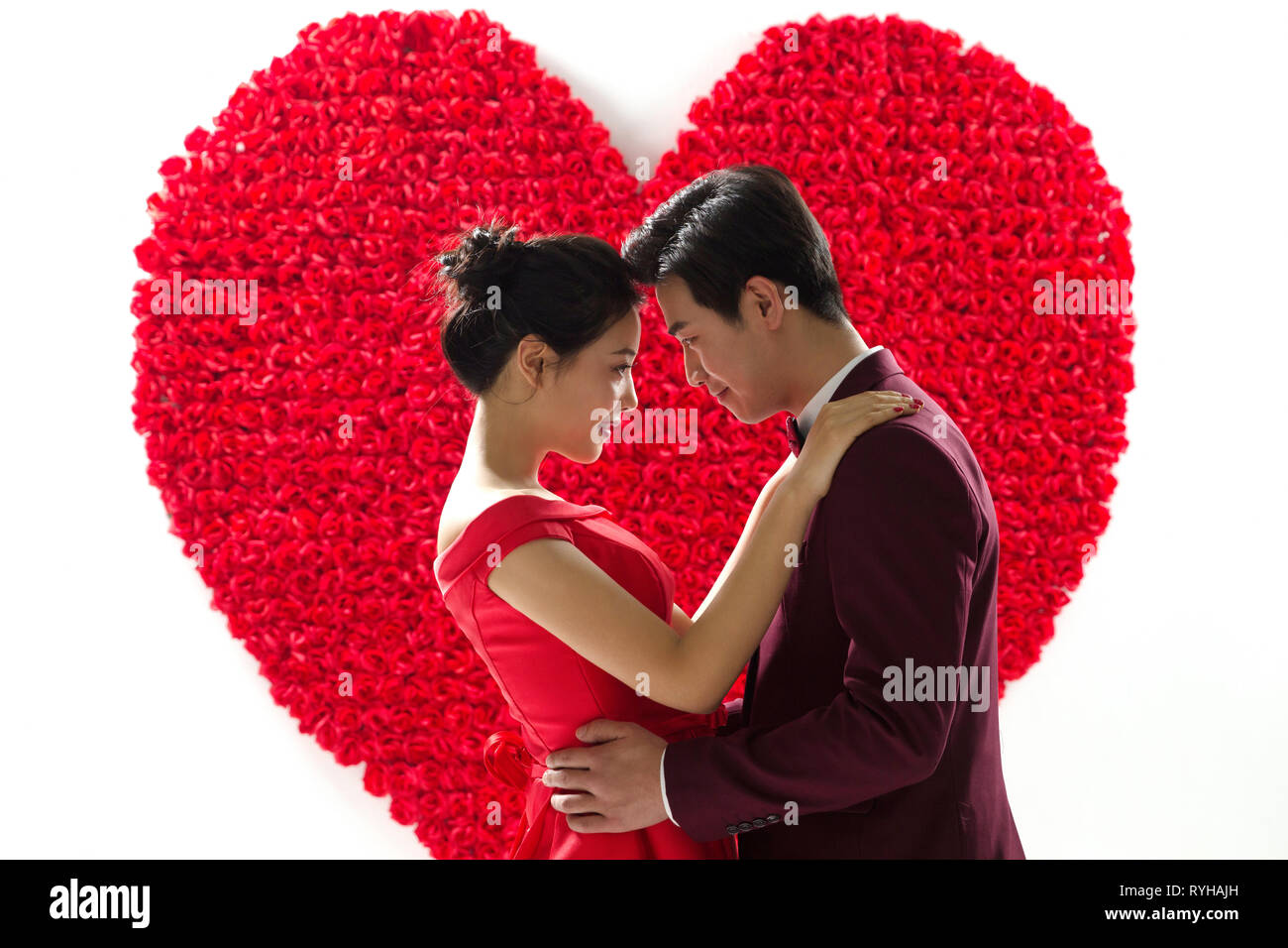 Valentine’s day couples photography hi-res stock photography and images ...