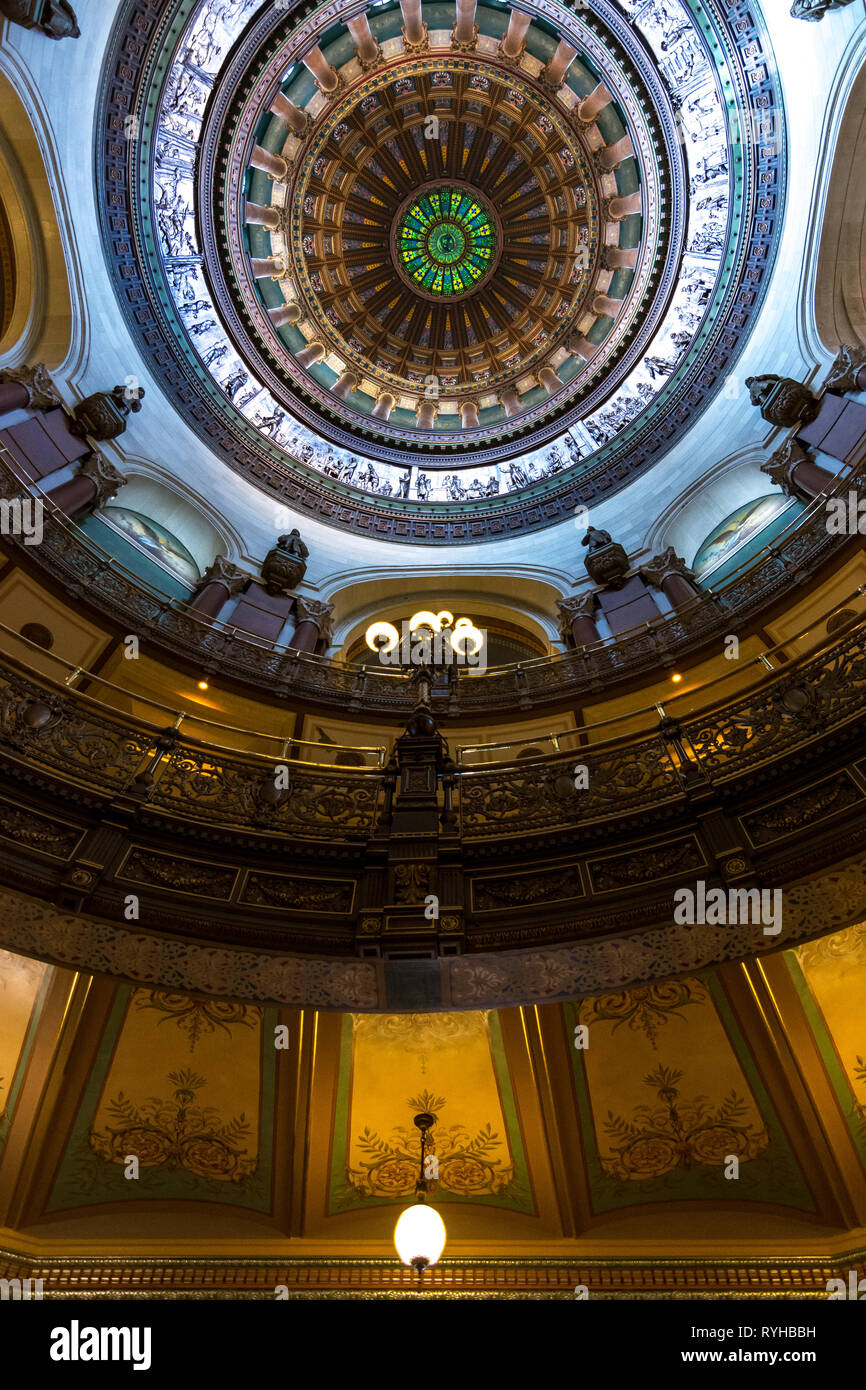 SPRINGFIELD, IL/USA - MARCH 10, 2019: Inside the beautifully ornate ...