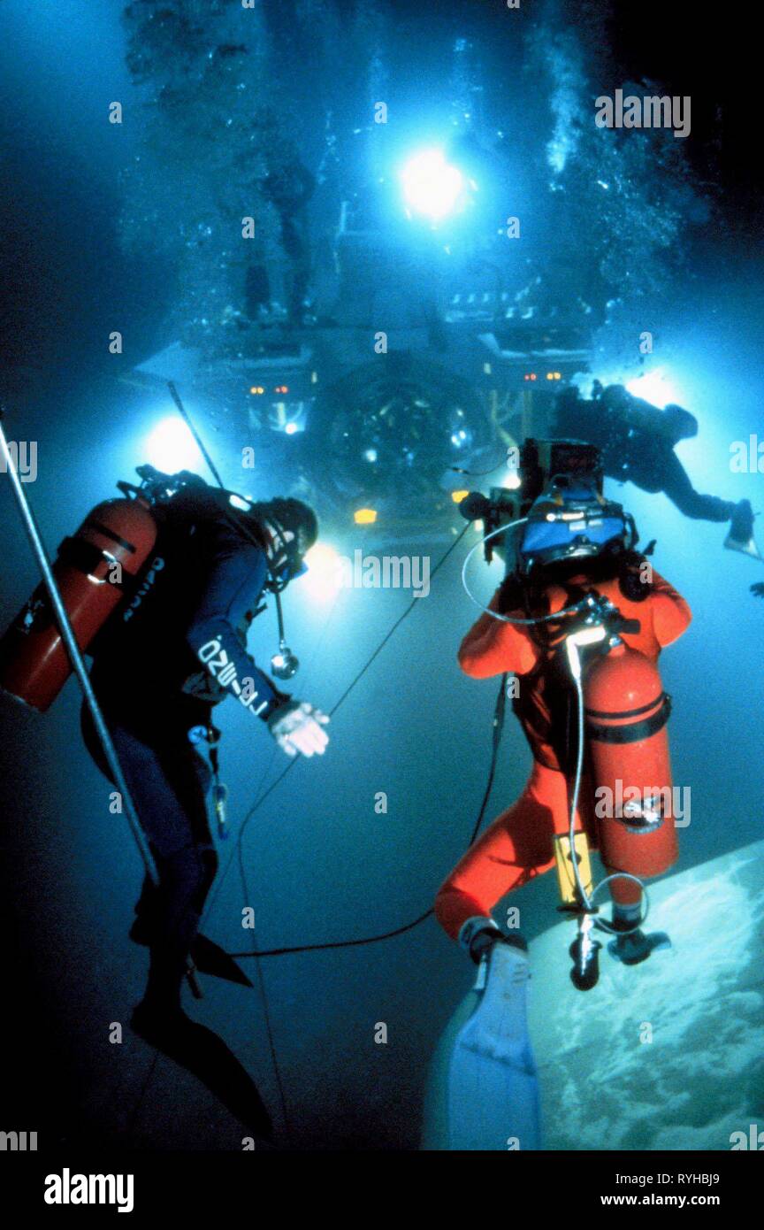 UNDERWATER SCENE, THE ABYSS, 1989 Stock Photo - Alamy