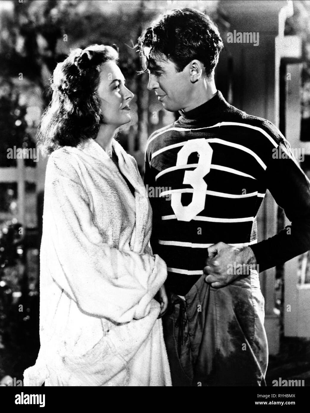 Wonderful life film stills hi-res stock photography and images - Alamy