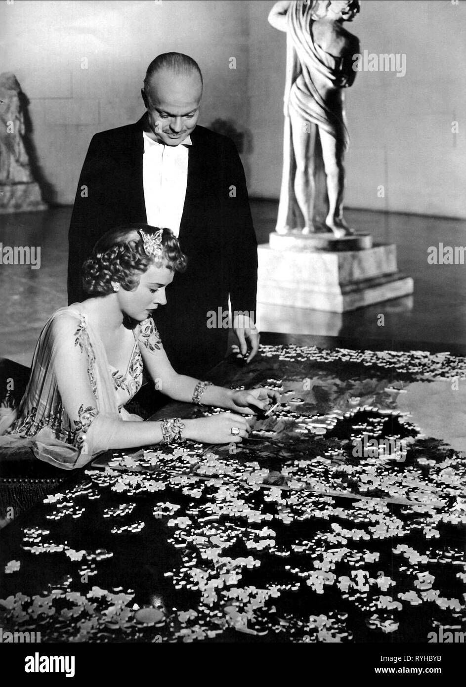DOROTHY COMINGORE, ORSON WELLES, CITIZEN KANE, 1941 Stock Photo - Alamy