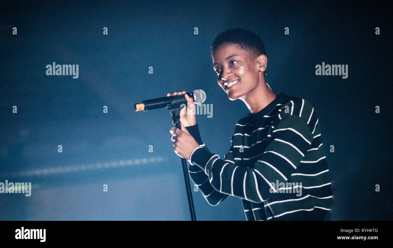 Sydney loren bennett hi-res stock photography and images - Alamy