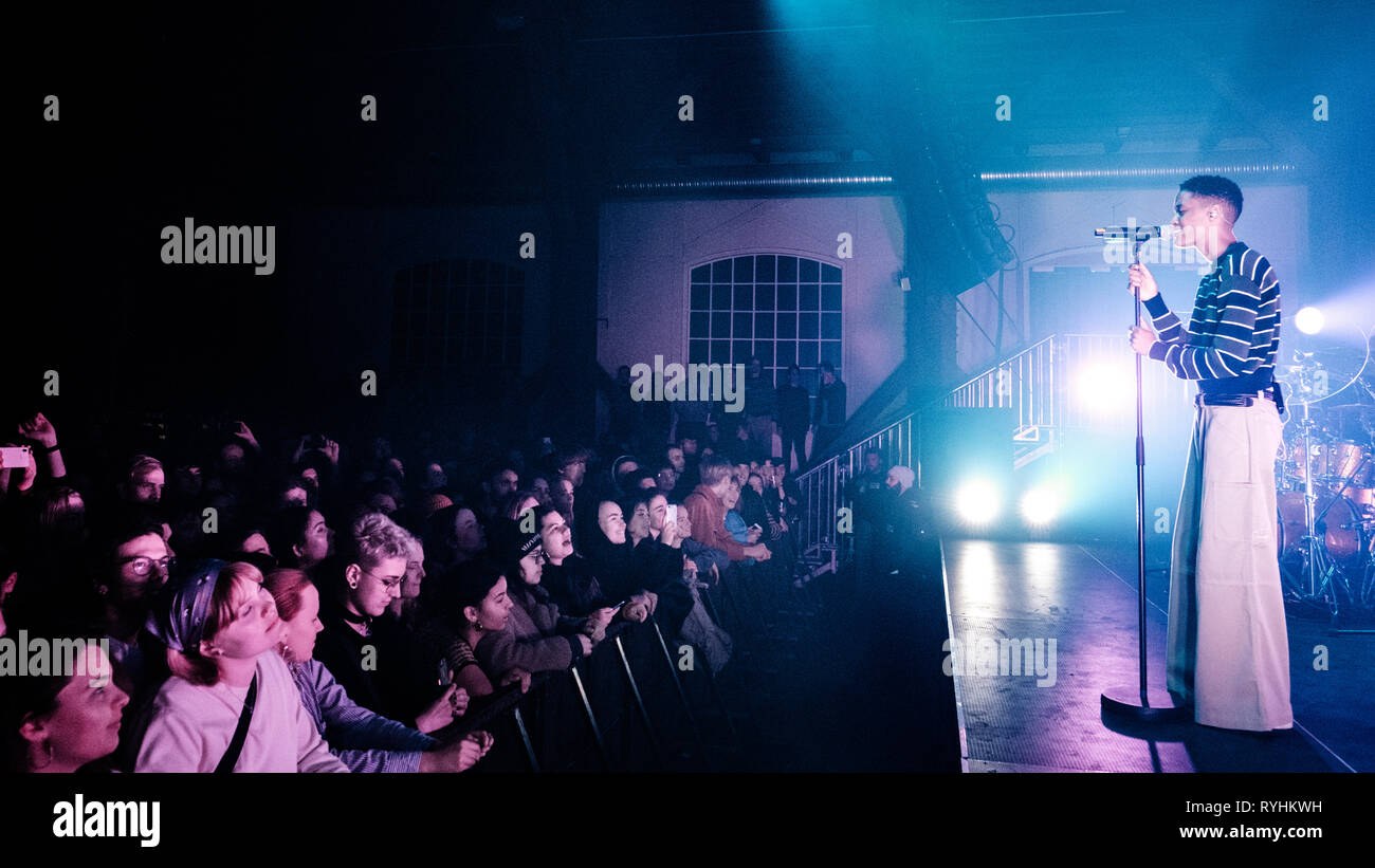 Sydney loren bennett hi-res stock photography and images - Alamy