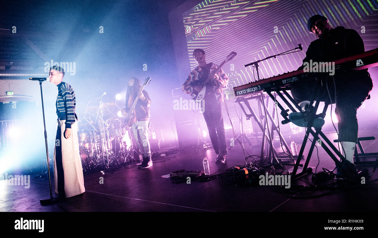 Internet band syd hi-res stock photography and images - Alamy