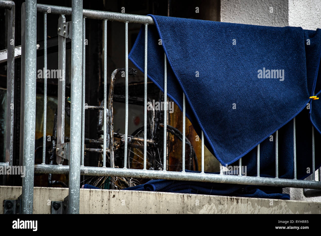 Erding, Germany. 14th Mar, 2019. On the balcony of an old people's home ...