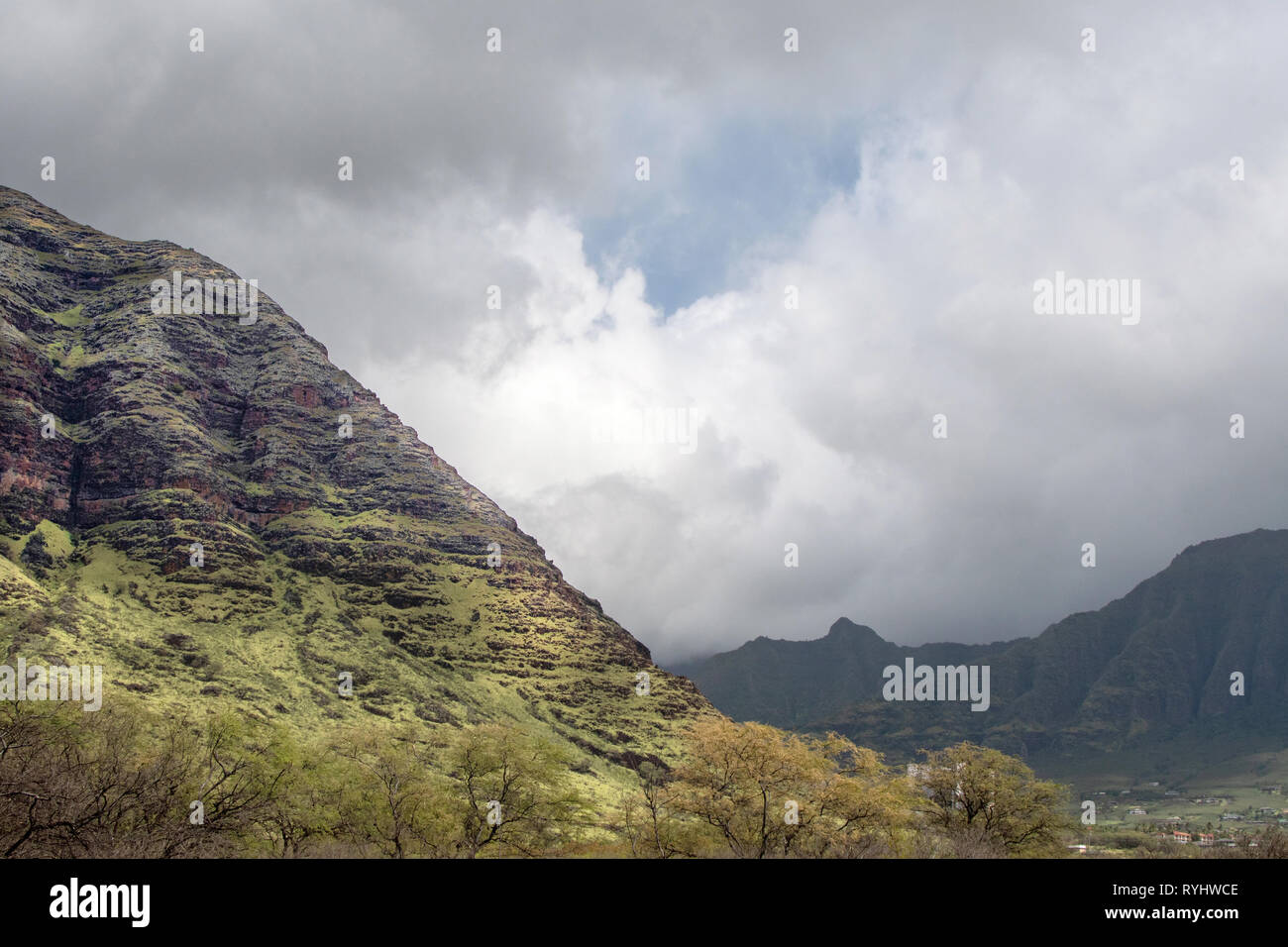 Waianae mountains hi-res stock photography and images - Alamy