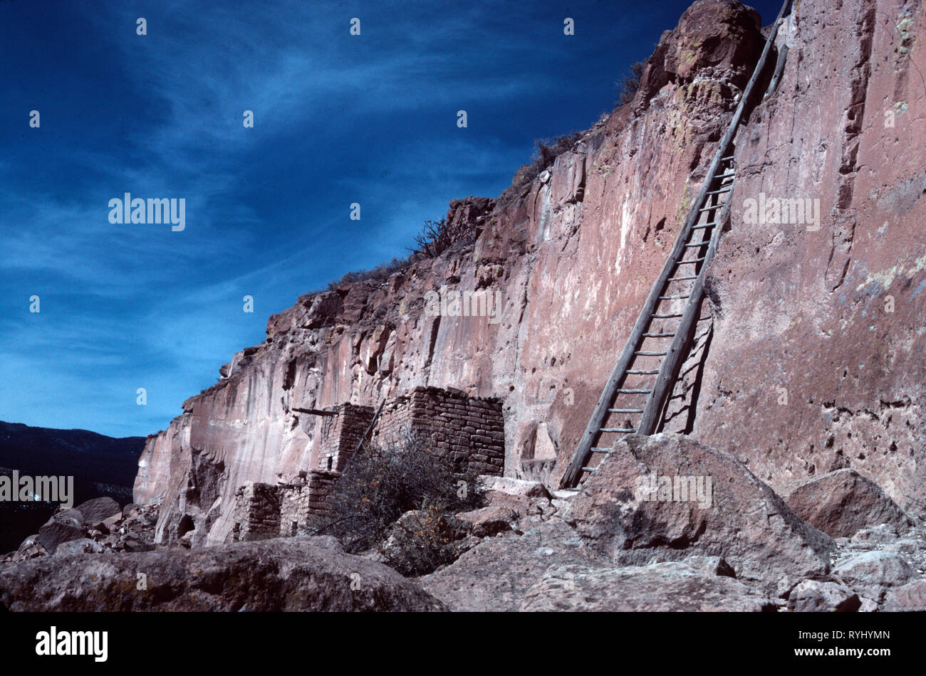 Puye cliff dwelling hi-res stock photography and images - Alamy