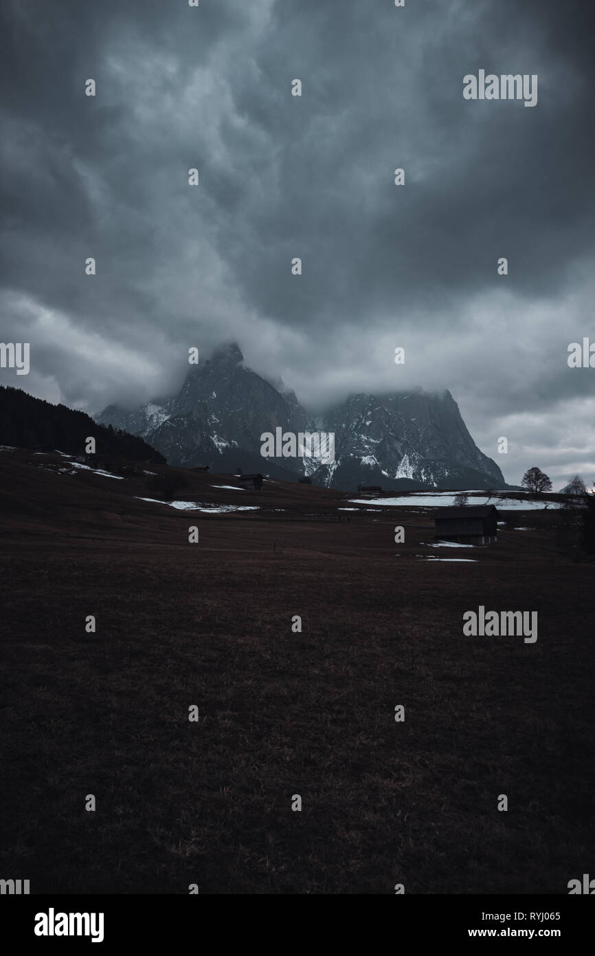 Cloudy alps hi-res stock photography and images - Alamy