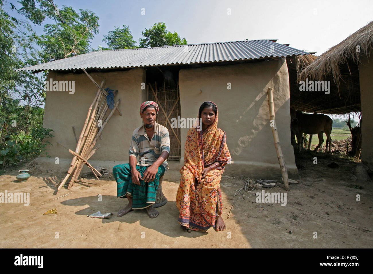 Bangladesh family couple hi-res stock photography and images - Alamy