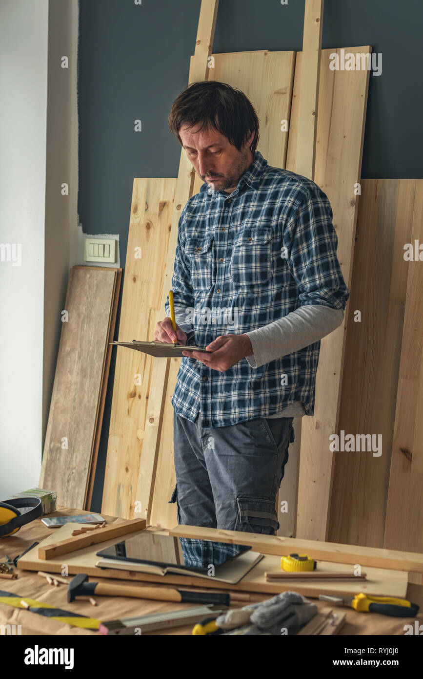 Production notes hi-res stock photography and images - Alamy