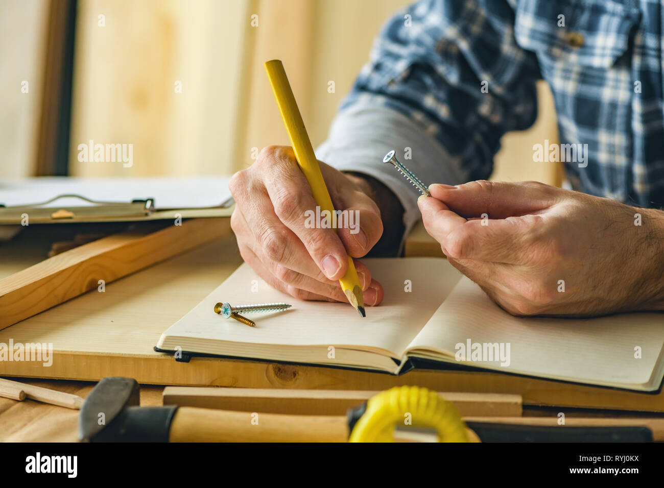 Writing craft hi-res stock photography and images - Alamy