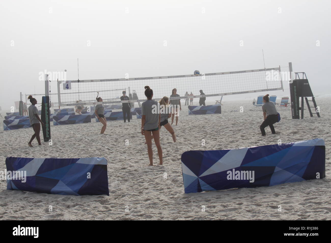 Womens sand volleyball hi-res stock photography and images - Alamy